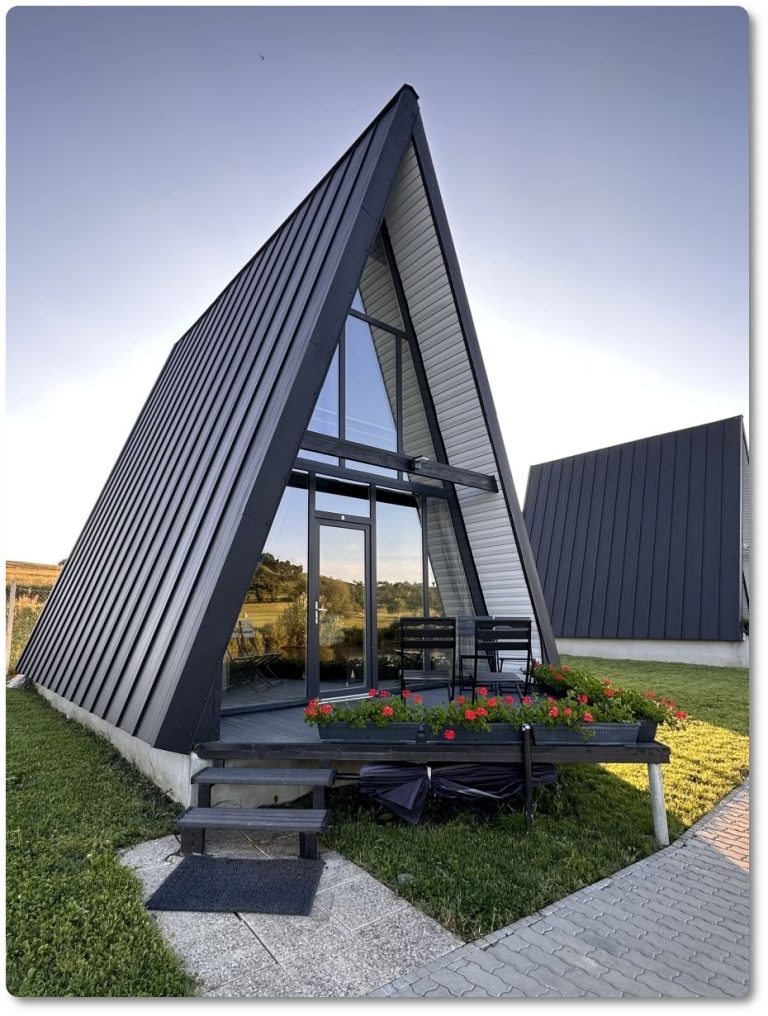 Despre Noi - Cabane A-frame Sibiu, pescuit în natură, cazare Sibiu