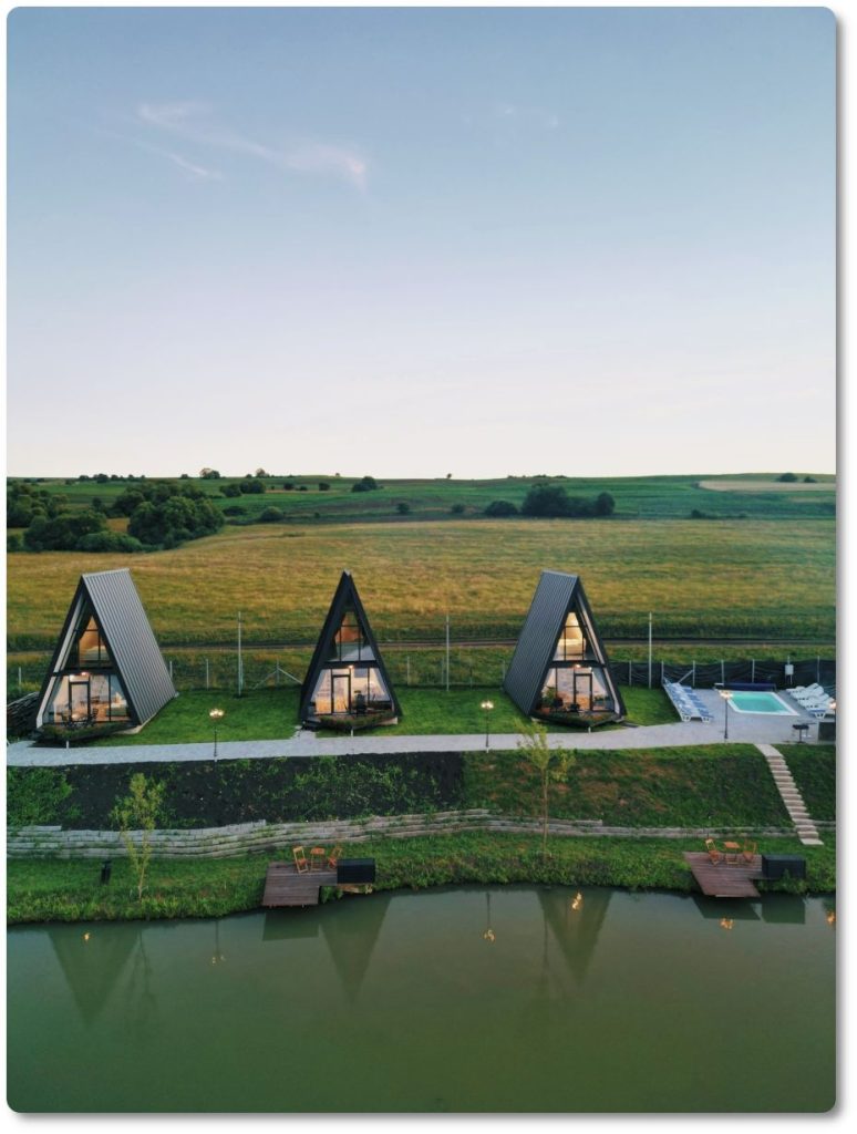 Despre Noi - Cabane A-frame Sibiu, pescuit în natură, cazare Sibiu