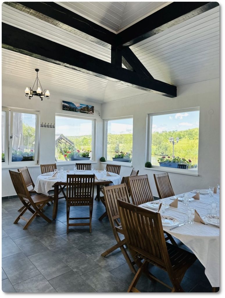 Despre Noi - Cabane A-frame Sibiu, pescuit în natură, cazare Sibiu