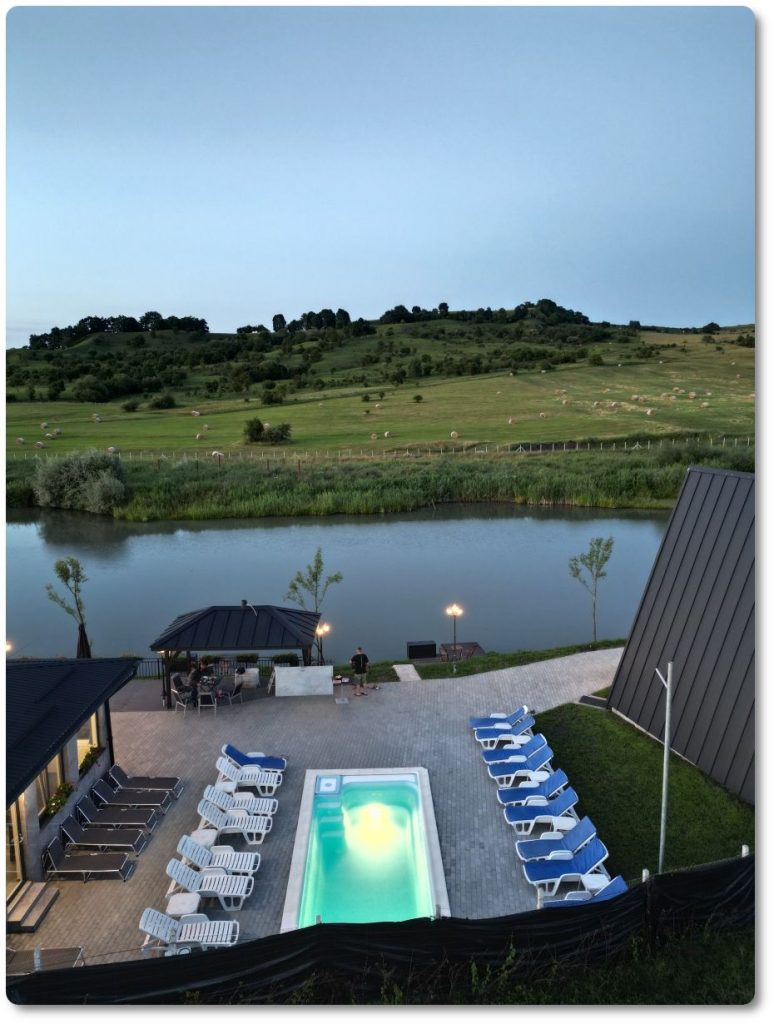 Despre Noi - Cabane A-frame Sibiu, pescuit în natură, cazare Sibiu